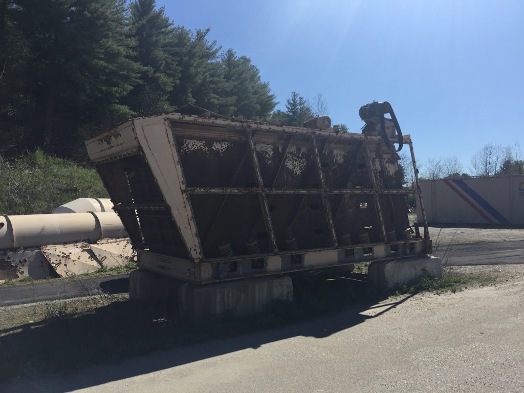 APS #B005 – H&B 6 Ton SM230 Tower/Deister Screen Deck – Asphalt ...